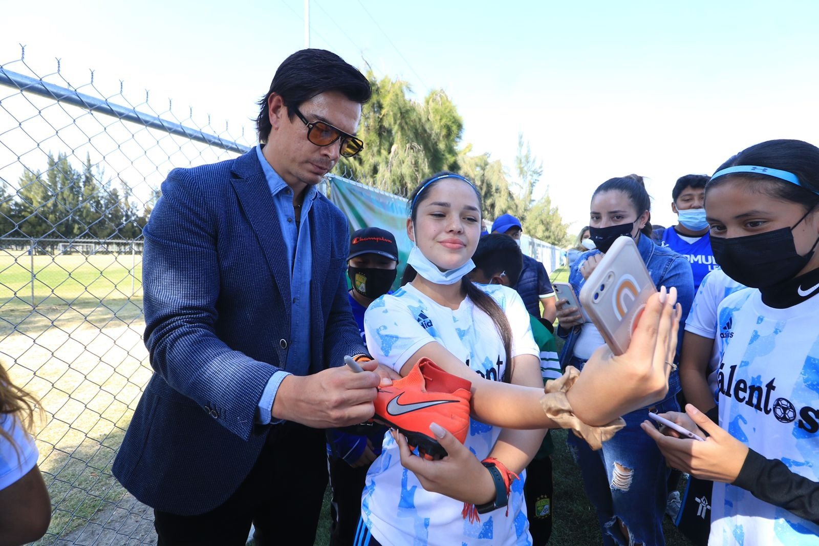 Club León: Inauguran cancha de Nacho González en la Deportiva del ...