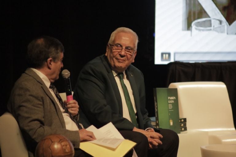 Doctor Primo Quiroz presenta "Pasión León", libro que relata los 79 ...